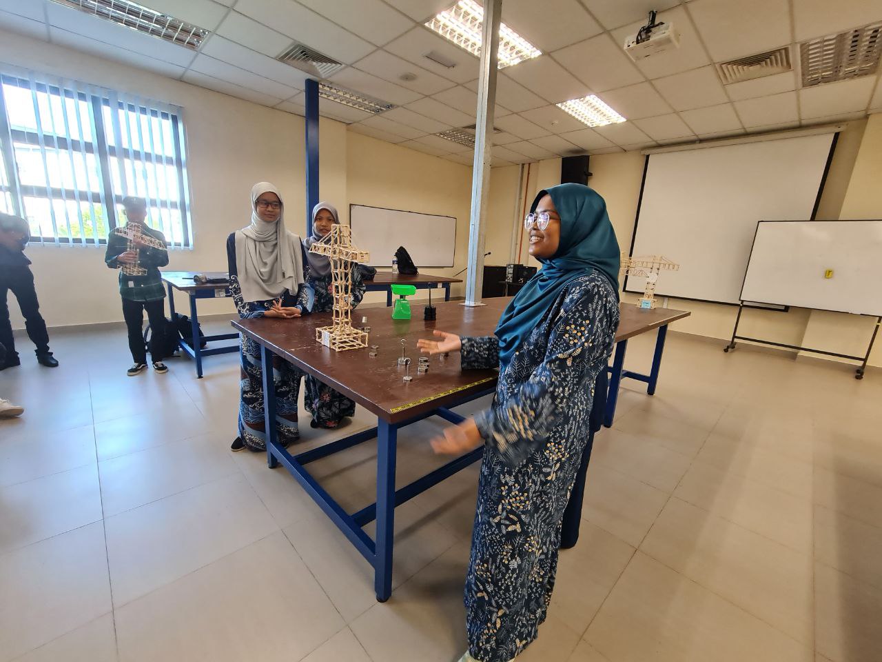 Project Model Tower Crane Design - Muhammad Azraie